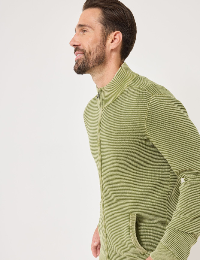 Allrounder: Strickjacke mit Zip